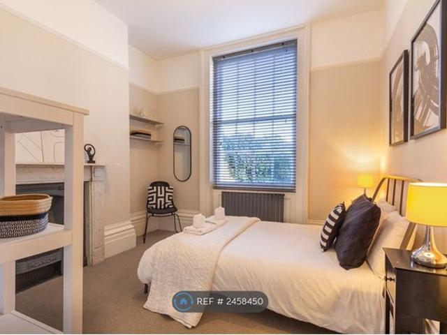 Brunswick Place, Hove BN3, 4 bedroom flat to rent 70011360 | PrimeLocation