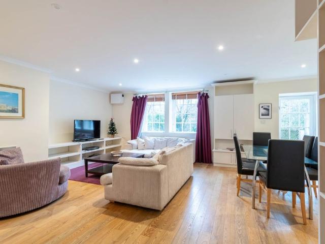 Brunswick Place, Lansdown, Bath