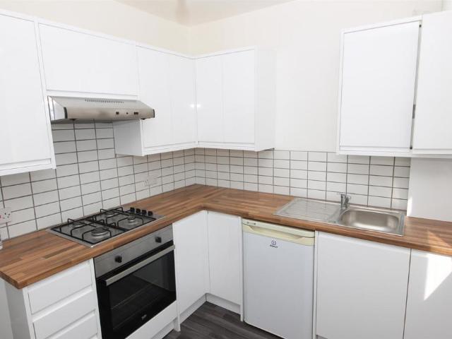 Brunswick Road, HOVE Studio to rent £1,000 pcm £231 pw