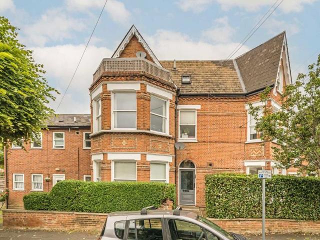 Brunswick Road, Kingston Upon Thames KT2 1 bed flat to rent £1,450 pcm £335 pw