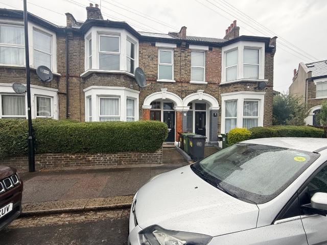 Brunswick Road, Leyton E10, 2 bed flat to rent, £1,750 pcm | PrimeLocation