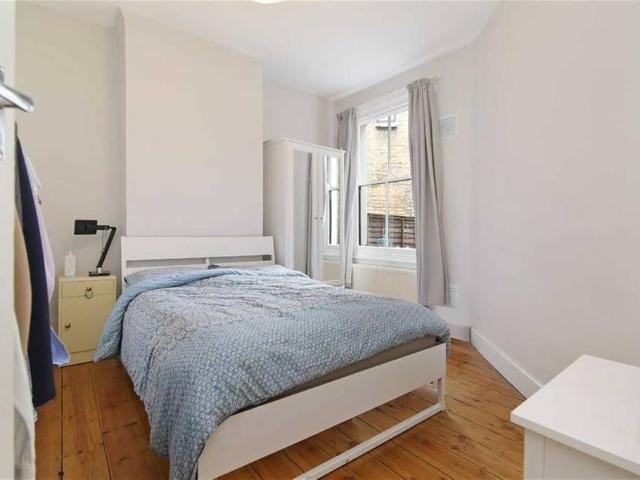 Brunswick Road, Leyton, London E10 2 bed flat to rent, £2,600 pcm | PrimeLocation