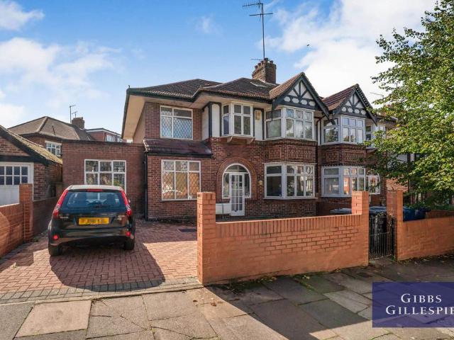 Brunswick Road, London, W5 5 bed semi detached house to rent £3,650 pcm £842 pw