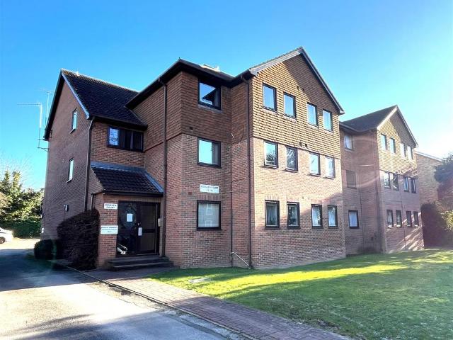 Brunswick Road, Sutton Studio to rent £1,050 pcm £242 pw