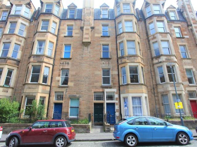 Bruntsfield Avenue, Bruntsfield. 3 bed flat to rent £2,250 pcm £519 pw