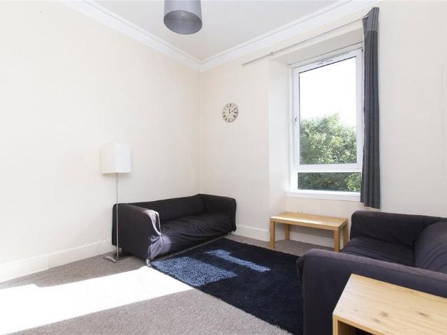 Bruntsfield Place, Bruntsfield. 4 bed flat to rent £3,372 pcm £778 pw