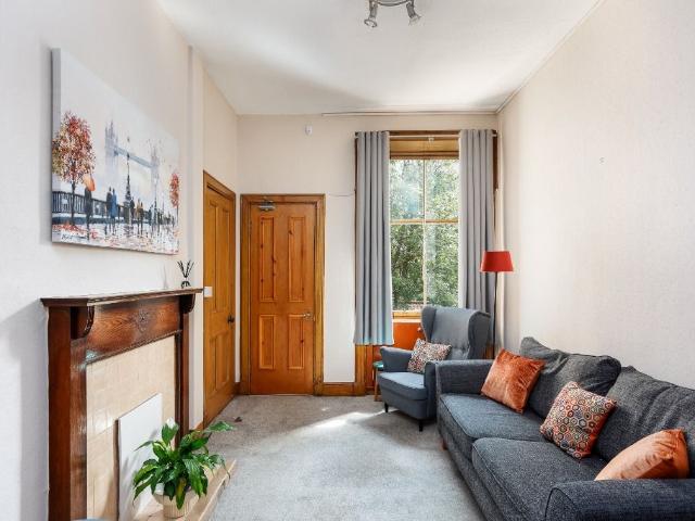Bruntsfield Place, Bruntsfield, Edinburgh EH10, 3 bed flat to rent, £2,400 pcm | PrimeLocation