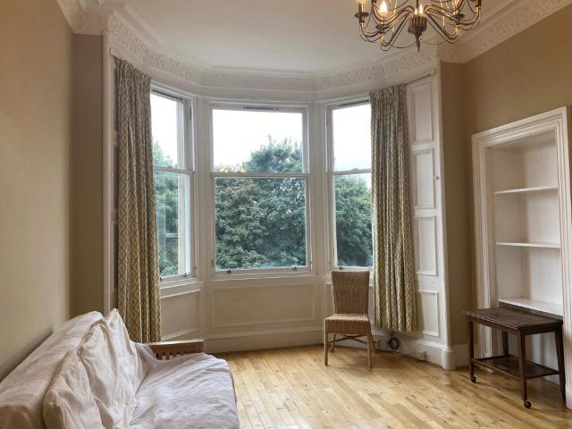 Bruntsfield Place, Edinburgh, EH10 4HG 1 bed flat to rent £1,395 pcm £322 pw