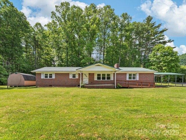 Brushy Creek Rd, Spruce Pine, Home For Sale