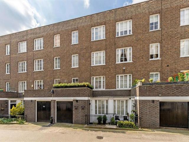 Bryanston Mews West, London W1H 3 bed house to rent £6,045 pcm £1,395 pw