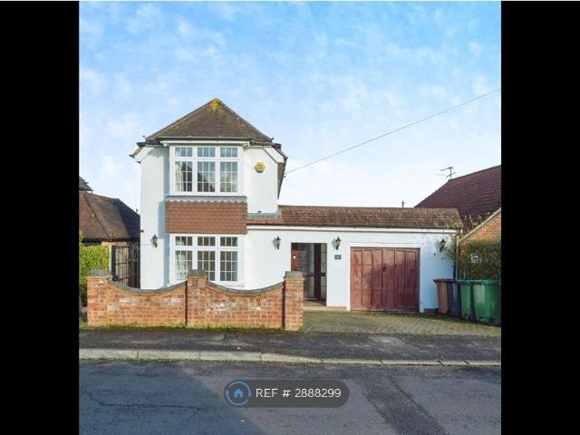 Bryanstone Avenue, Guildford GU2, 3 bed detached house to rent, £2,500 pcm | PrimeLocation