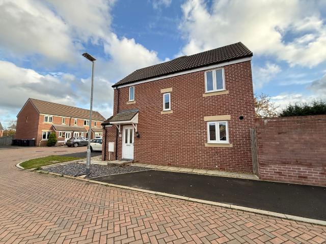 Bryant Close, Chippenham SN15, 3 bed end terrace house to rent, £1,450 pcm | PrimeLocation