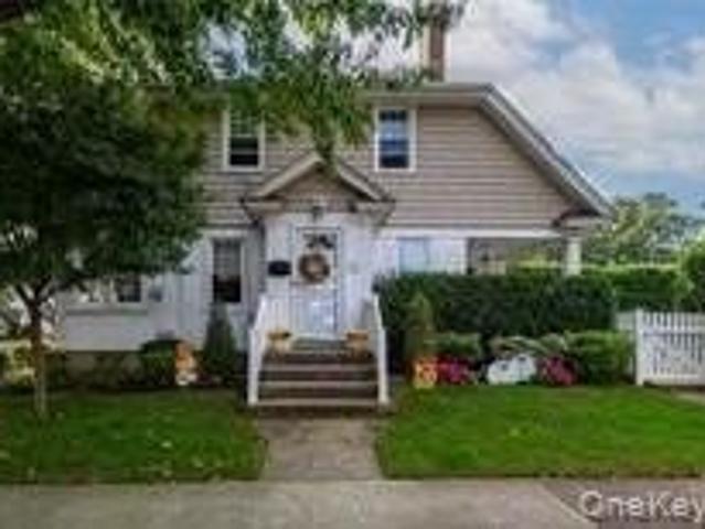 Bryant Ave, Floral Park, Home For Sale