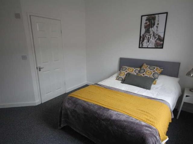 Brynn Street, St Helens Town Centre, WA10