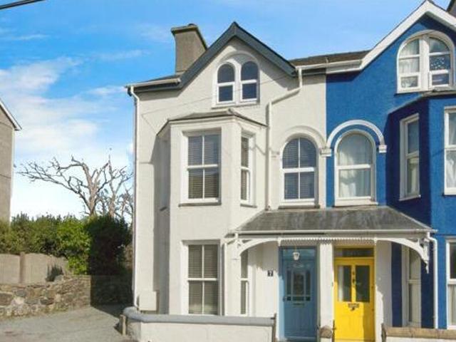 Bryntirion Terrace, Criccieth, 4 Bedroom End