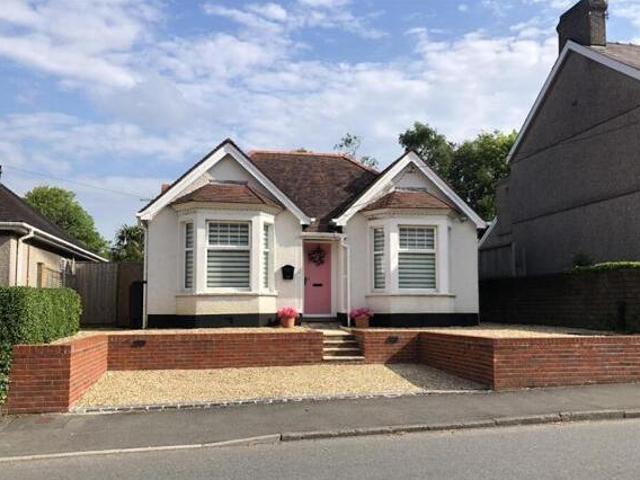 Brynymor Road, Gowerton, 2 Bedroom Detached