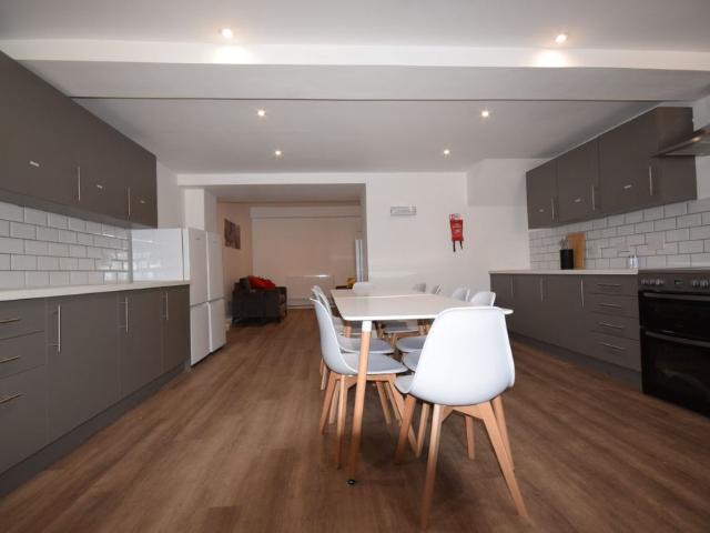 BS6 6PF, Bristol