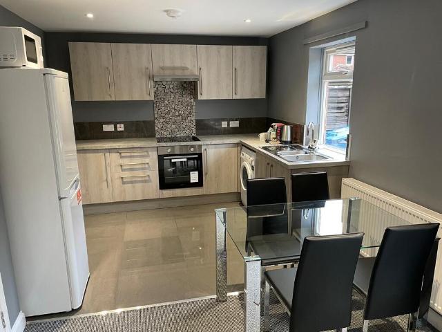 Bumpstede Court 4 bed house share to rent £2,100 pcm £485 pw