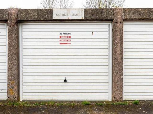 Bunting Hill, Forest Green, Garage For Rent