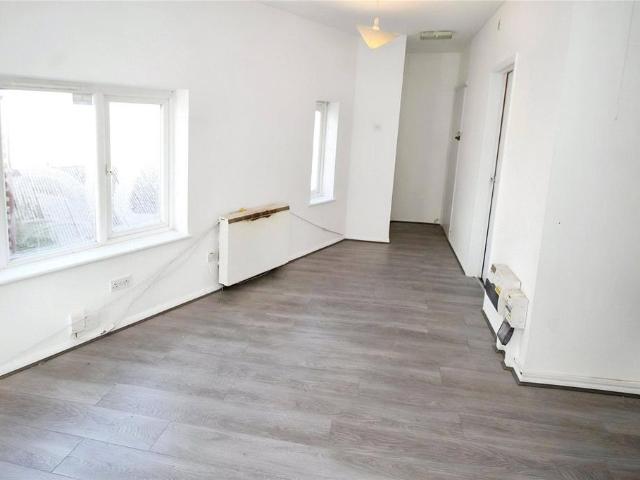 Bunyan Road, Bedford MK42 2 bed flat to rent £1,000 pcm £231 pw