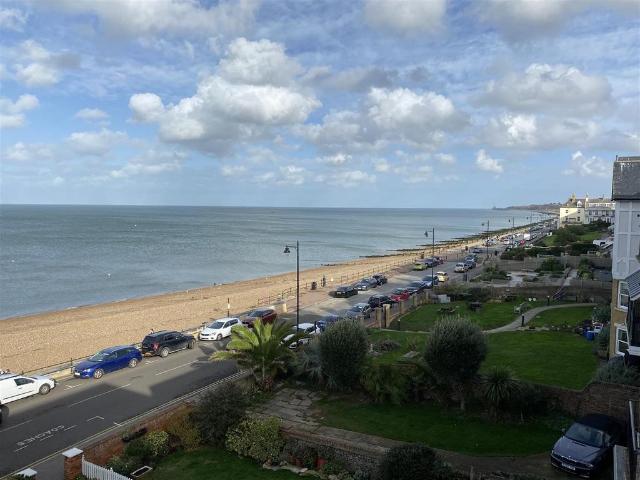 Bun Penny Apartments, Herne Bay CT6 3 bed flat to rent £2,500 pcm £577 pw
