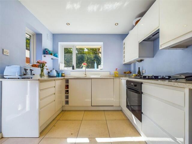 Bungalow 4 Bedroom For Sale Christchurch Dorset 695000 ELS100132607