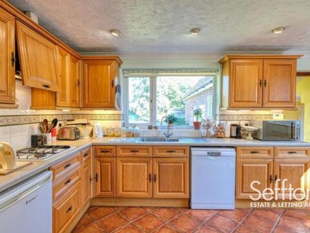 Bungalow 4 Bedroom For Sale Bradfield Berkshire 375000 ES101119227