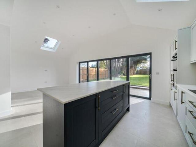 Bungalow 4 Bedroom For Sale Farnborough Hampshire 650000 ELS100503425