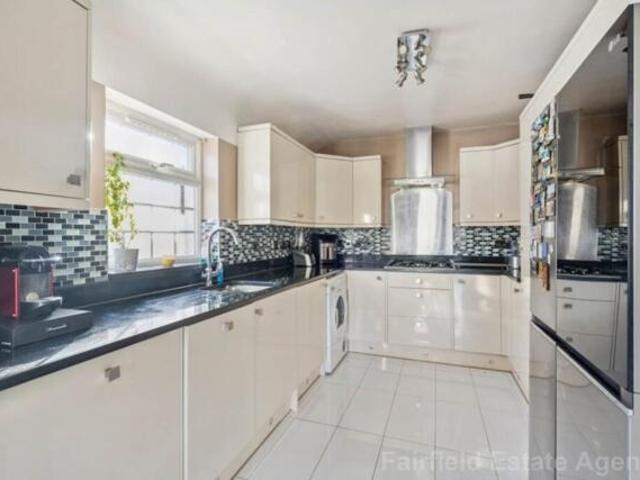 Bungalow 4 Bedroom For Sale Harrow Hertfordshire 680000 ELS100541275