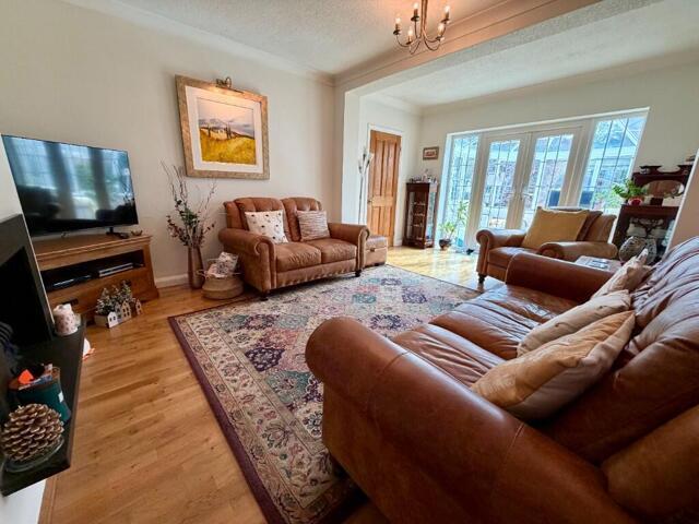 Bungalow 4 Bedroom For Sale Hertfordshire Hertfordshire 850000 ES101678249