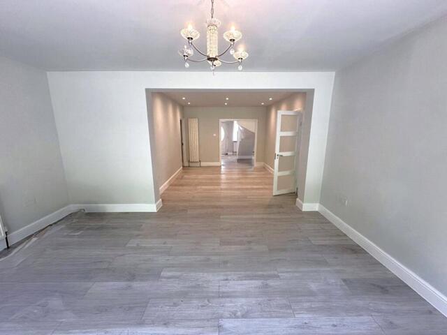 Bungalow 4 Bedroom For Sale Hillingdon Greater London 825000 ES101379170