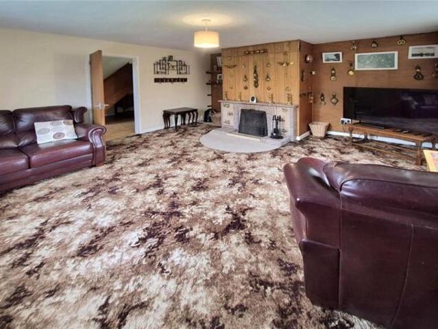 Bungalow 4 Bedroom For Sale Lechlade Gloucestershire 675000 ES101025567