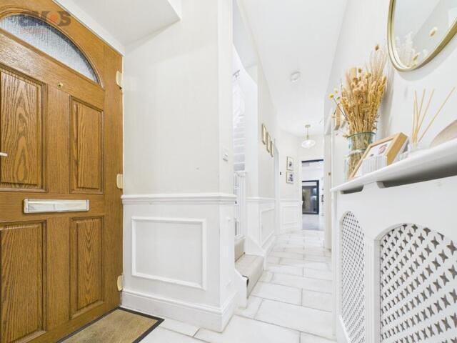 Bungalow 4 Bedroom For Sale Leigh Essex 600000 ELS100426234