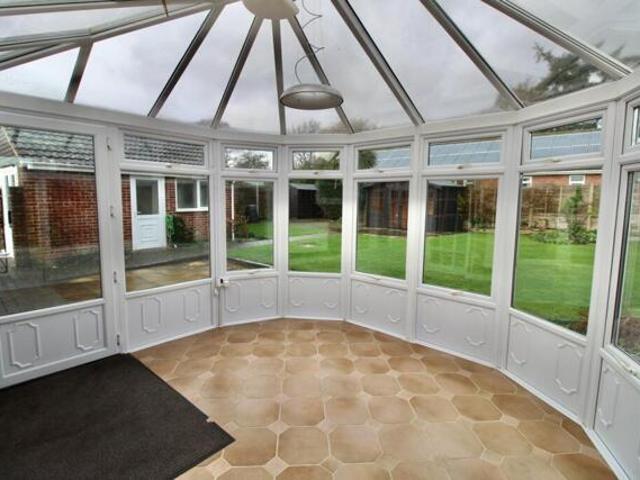 Bungalow 4 Bedroom For Sale Lymington Hampshire 550000 ES98687826