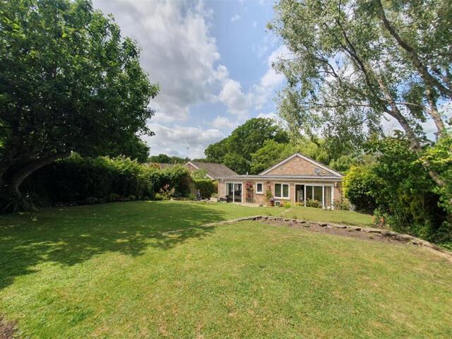 Bungalow 4 Bedroom For Sale Southwater West Sussex 565000 ES100132690