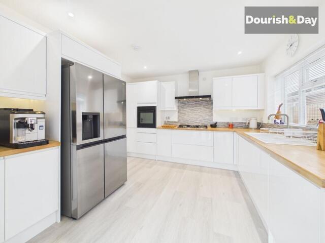 Bungalow 4 Bedroom For Sale Stafford Staffordshire 550000 ES99130418