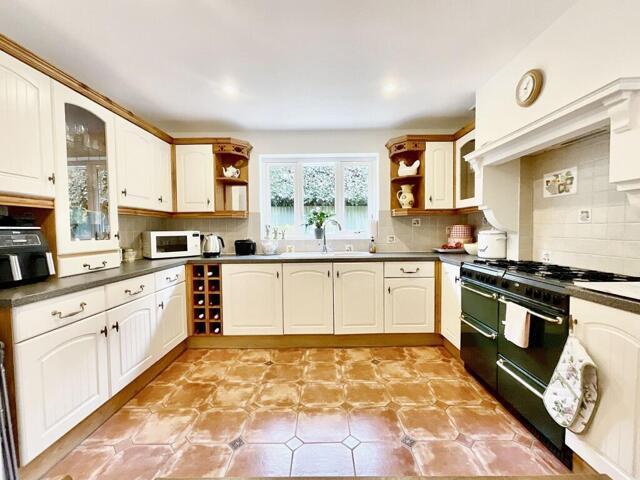 Bungalow 4 Bedroom For Sale Stoke On Trent Stoke on Trent 425000 ES99523652