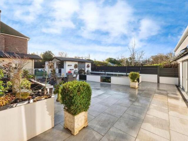 Bungalow 4 Bedroom For Sale Surrey Greater London 1000000 ES99523786