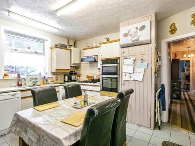 Bungalow 4 Bedroom For Sale Poole Poole 270000 ES101678115