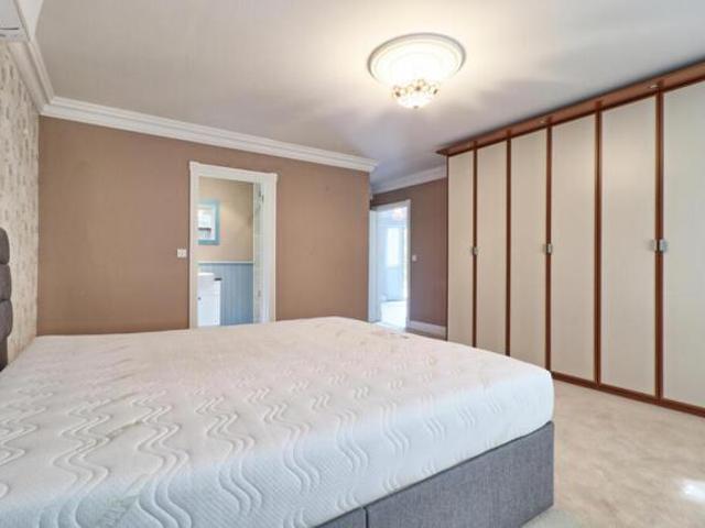Bungalow 4 Bedroom For Sale Rayleigh Essex 700000 ELS99161655
