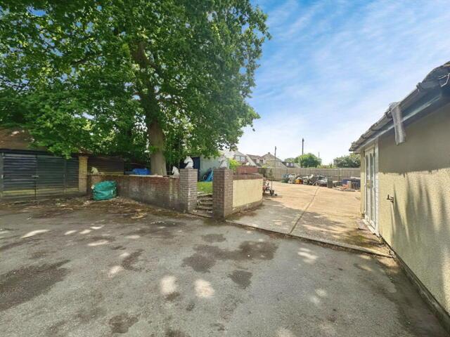 Bungalow 5 Bedroom For Sale Hampshire Hampshire 500000 ES101676097