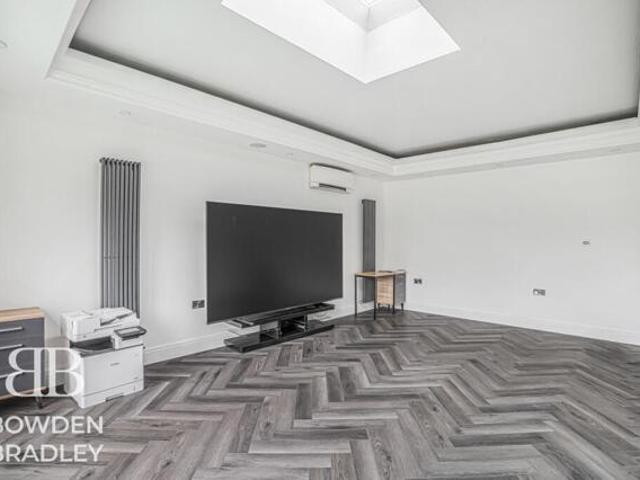 Bungalow 6 Bedroom For Sale Ilford Greater London 900000 ELS101678401