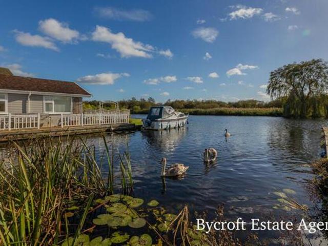Bungalow 1 Bedroom For Sale Crabbetts Marsh Crabbetts Marsh 400000 ES101675814