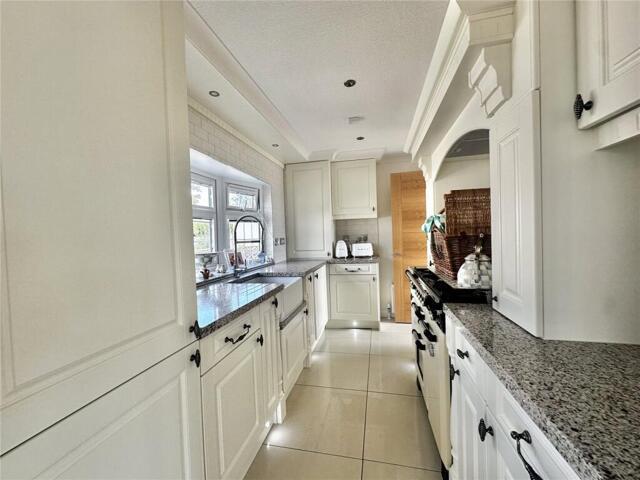 Bungalow 1 Bedroom For Sale Hampshire Hampshire 179950 ES101675117