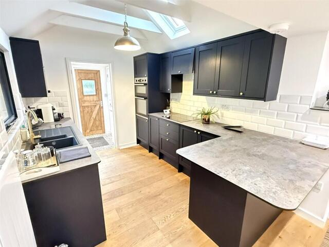 Bungalow 2 Bedroom For Sale Cornwell Cornwall 300000 ELS100096747