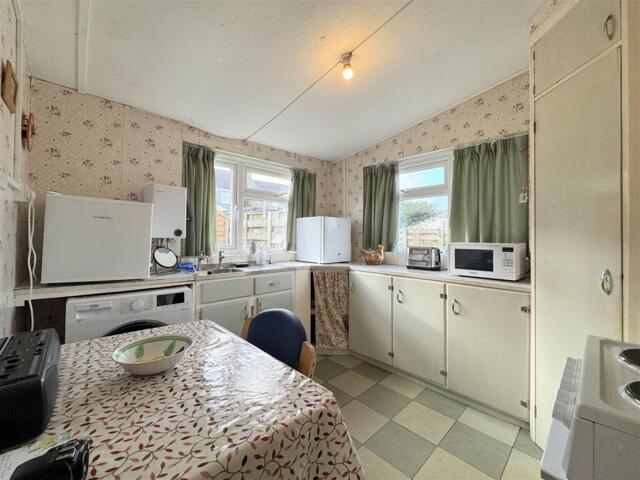 Bungalow 2 Bedroom For Sale Cornwell Oxfordshire 140000 ES98930142