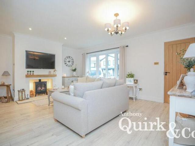 Bungalow 2 Bedroom For Sale Canvey Island Essex 325000 ELS99161505