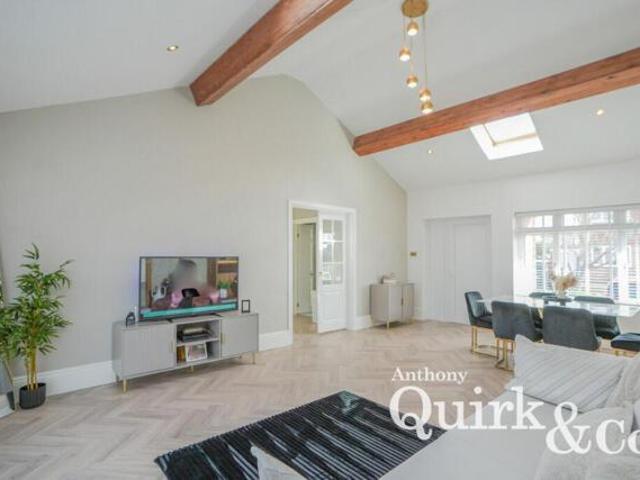 Bungalow 2 Bedroom For Sale Canvey Island Essex 325000 ES100132252