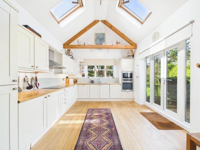 Bungalow 2 Bedroom For Sale Christchurch Dorset 700000 ELS101199933
