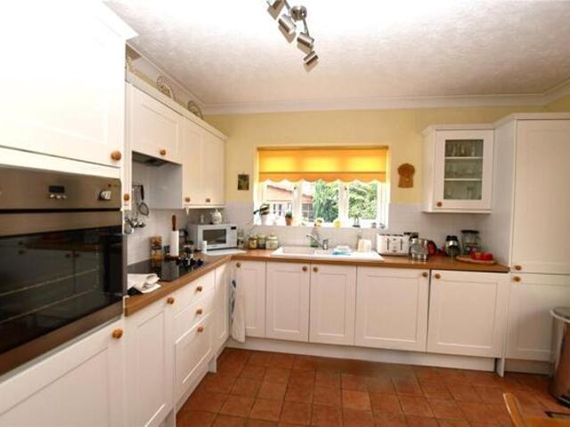 Bungalow 2 Bedroom For Sale Ascot Windsor And Maidenhead 485000 ES101676029